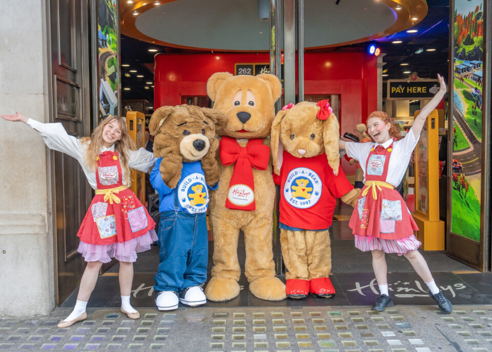 Where To See Santa in London 2023- Best London Santa Grotto